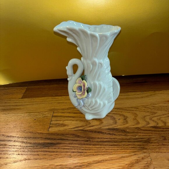 Dining | Vintage Sophiaann Sitco Importing Co Raised Floral White Swan ...